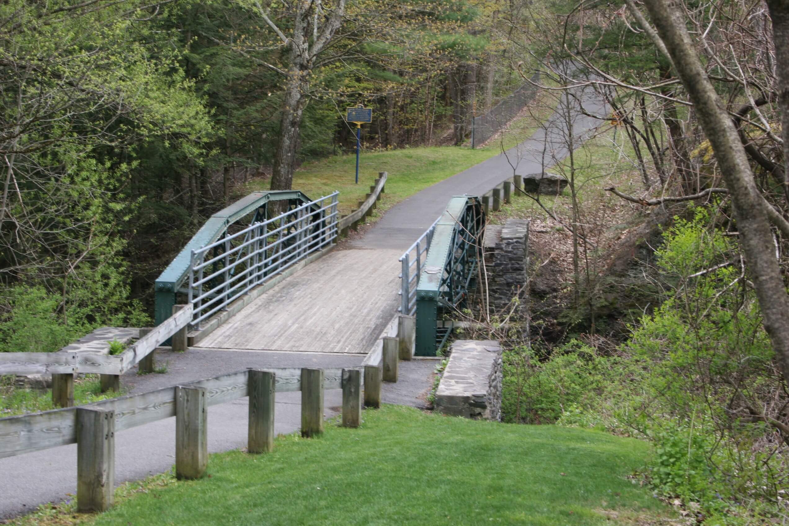 RUHLE ROAD LENTICULAR METAL TRUSS BRIDGE | William G. Pomeroy Foundation